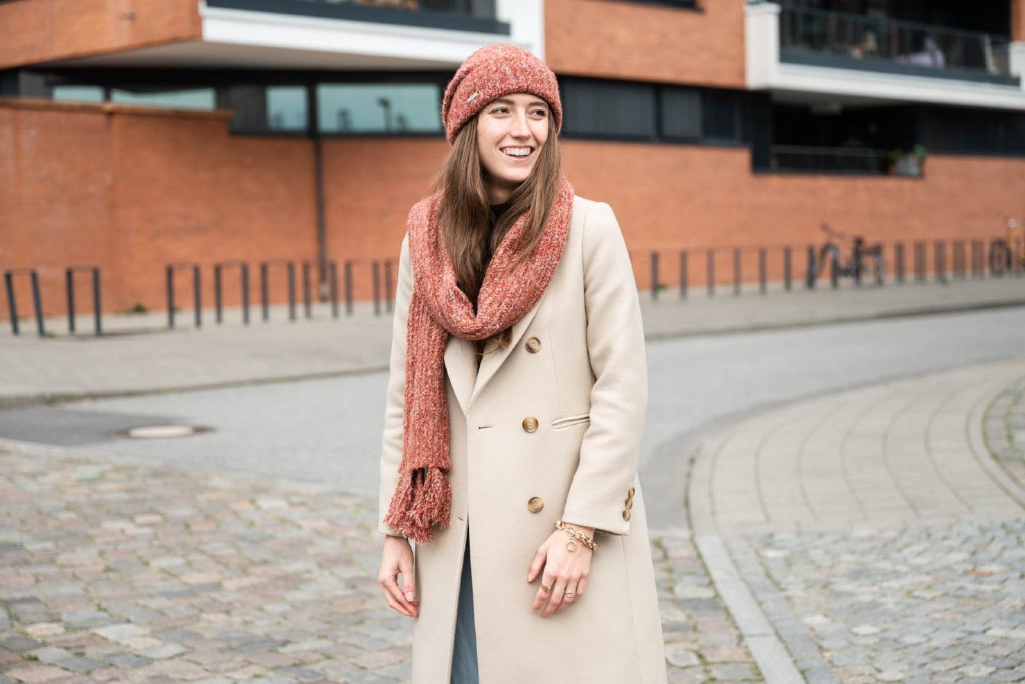 Damen_Beanies_HW22-23_1480x987_1480x987.jpg