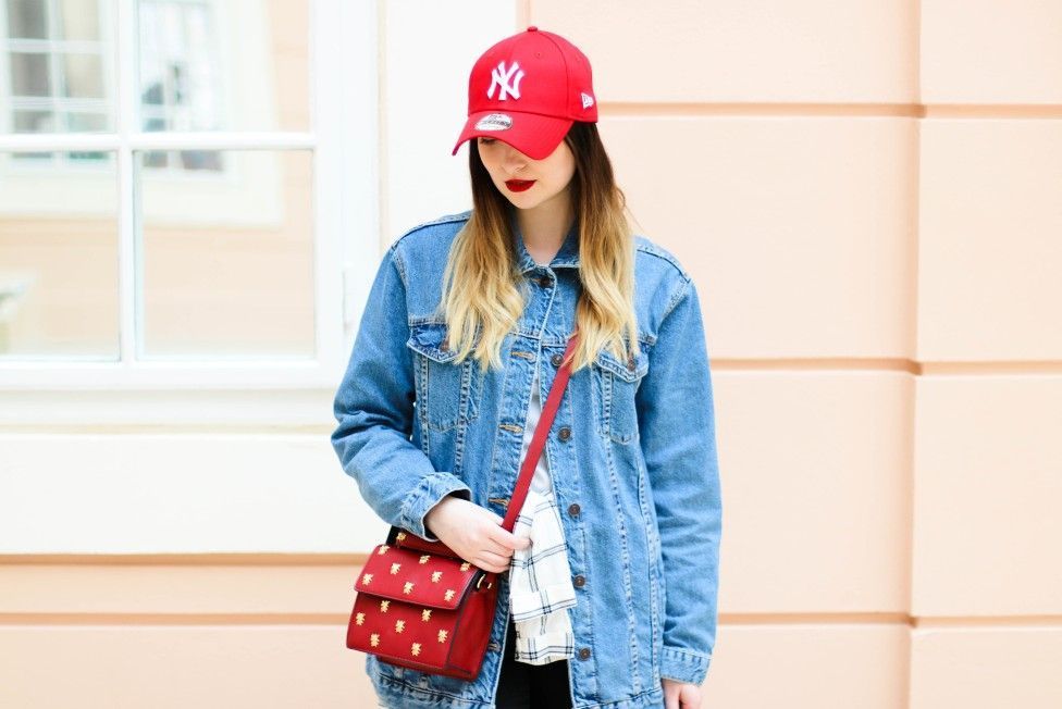 Red caps | Various styles | Huge selection